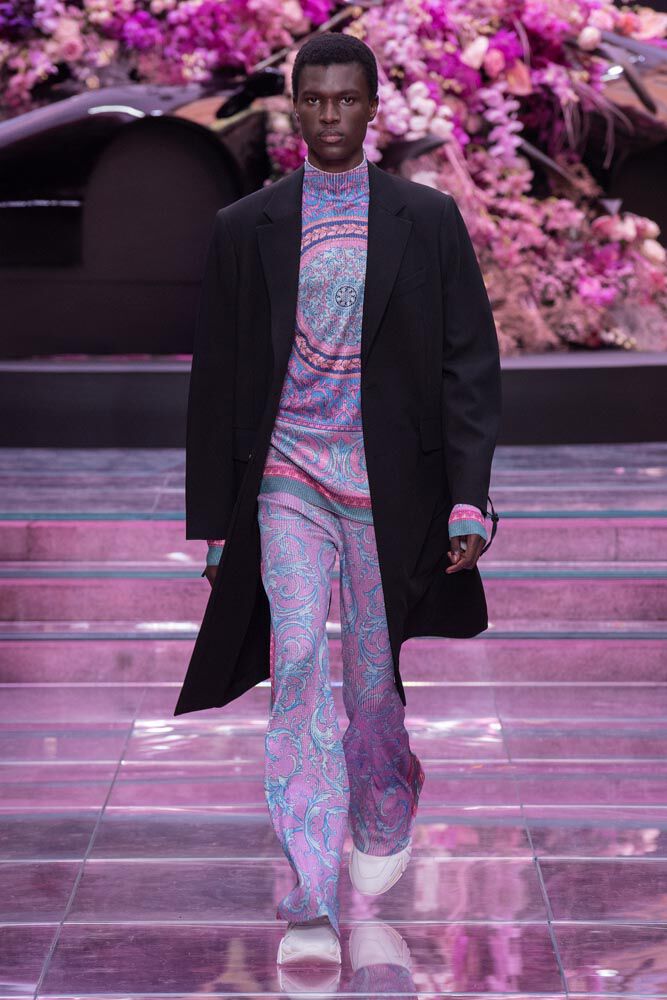 Versace Menswear Fashion Show Spring Summer UK Online Store Versace Menswear Fashion Show Spring Summer UK Online Store