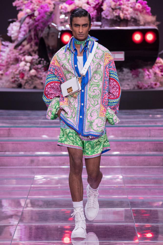 Versace Menswear SS Fashion Show US Online Store Versace Menswear SS Fashion Show US Online Store