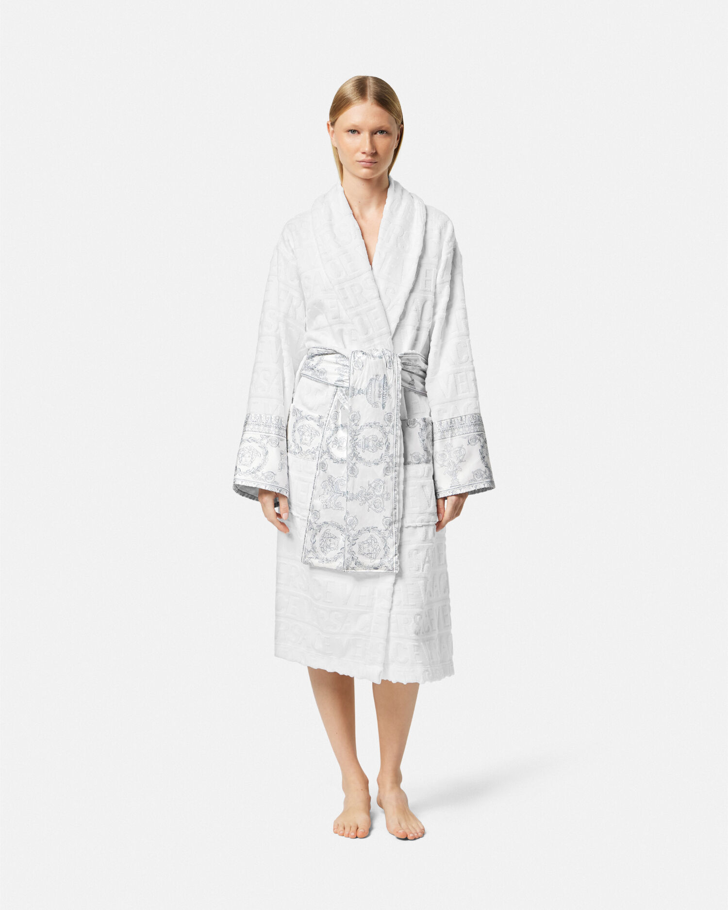 Crystal I ♡ Baroque Bride Bathrobe White,Silver | VERSACE US Crystal I ♡ Baroque Bride Bathrobe White,Silver | VERSACE US